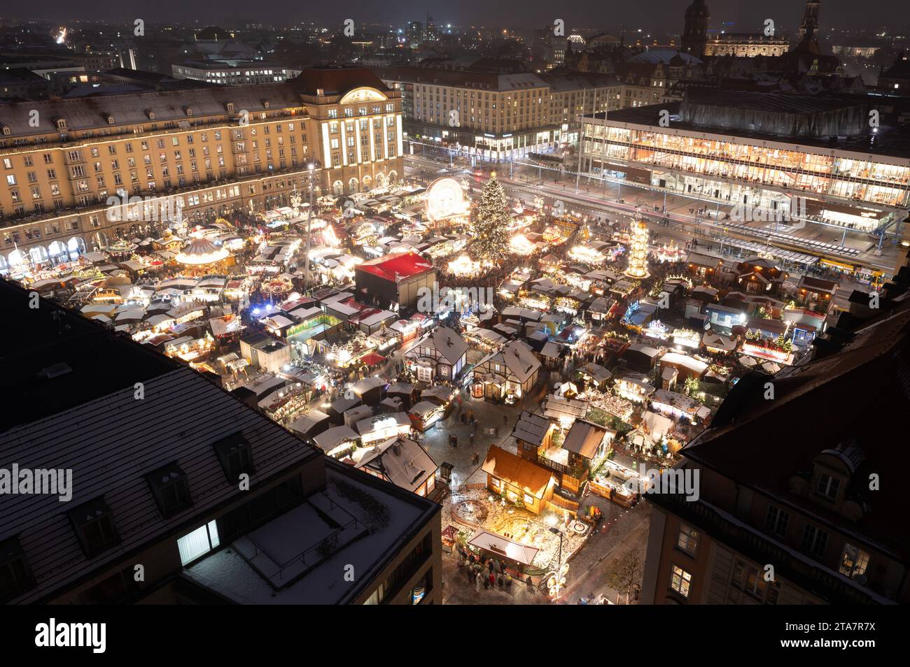 Dresden, Germany. 29th Nov, 2023. The stalls at the 589th Dresden ...