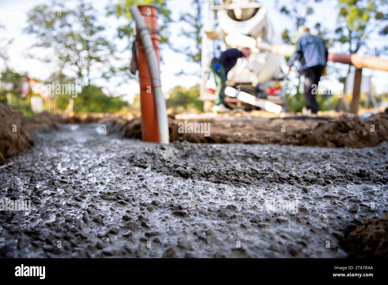 Cement construction building hi-res stock photography and images - Alamy