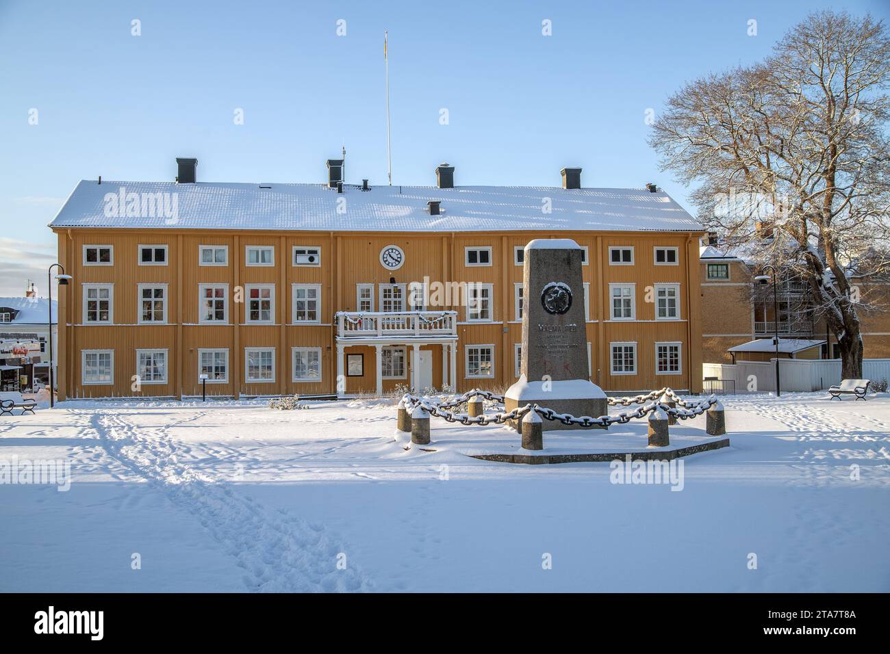 Snowy house in sweden hi-res stock photography and images - Alamy