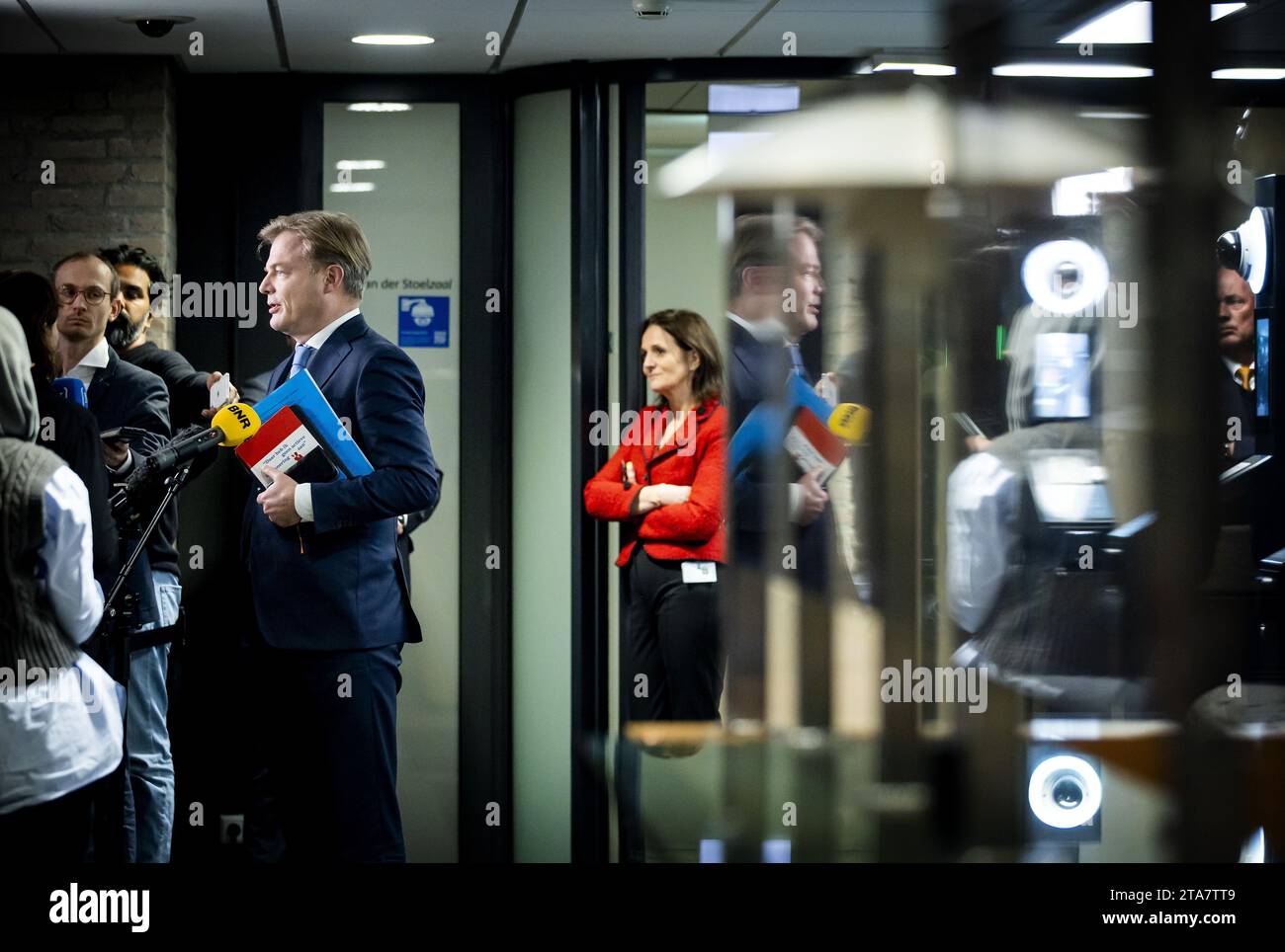 THE HAGUE - List leader Pieter Omtzigt (NSC) and Nicolien van ...