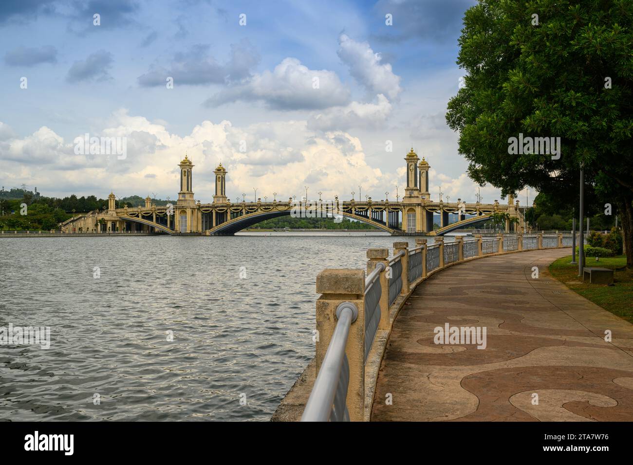 The Seri Gemilang Bridge, Putrajaya, Malaysia Stock Photo - Alamy