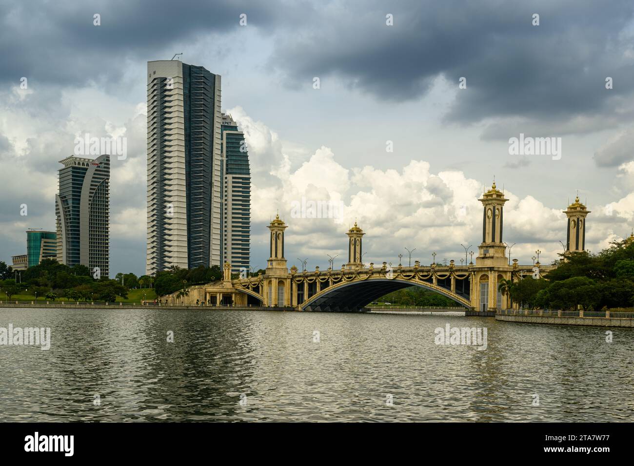 The Seri Gemilang Bridge, Putrajaya, Malaysia Stock Photo - Alamy