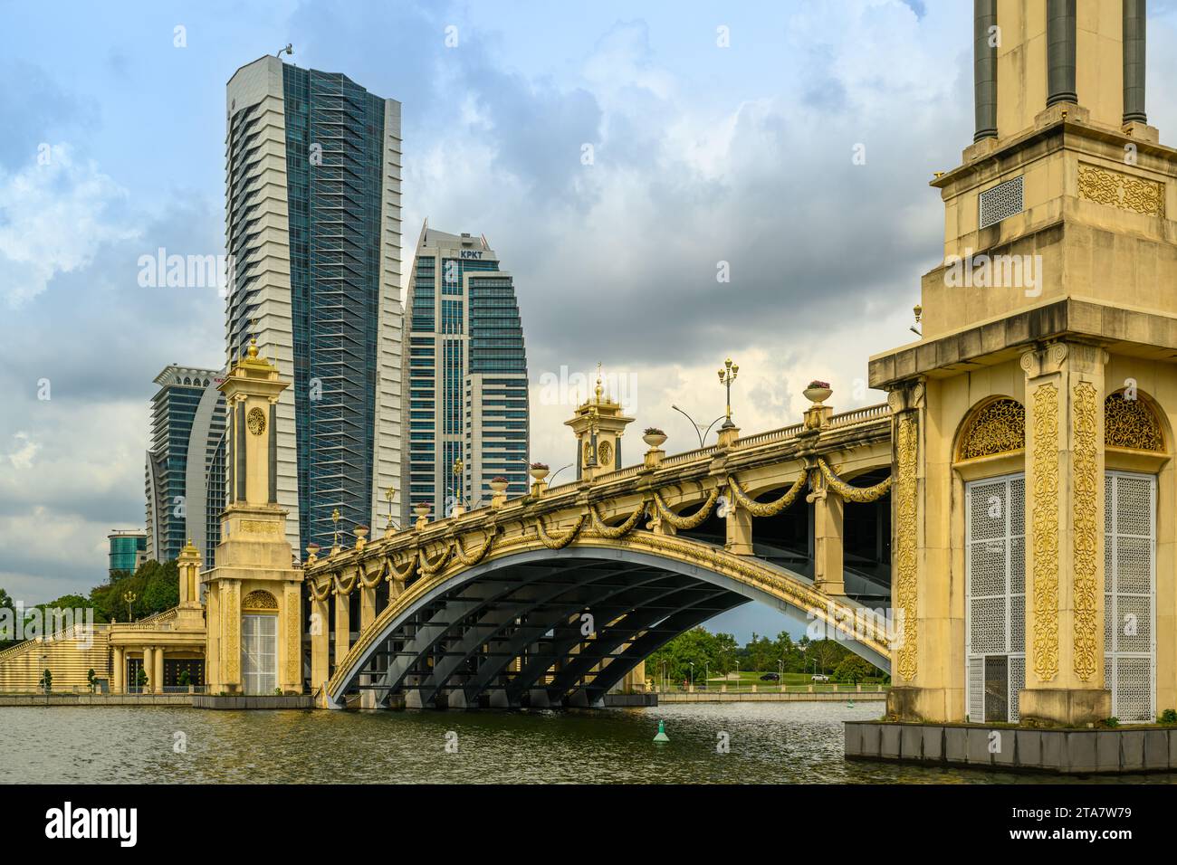 The Seri Gemilang Bridge, Putrajaya, Malaysia Stock Photo - Alamy