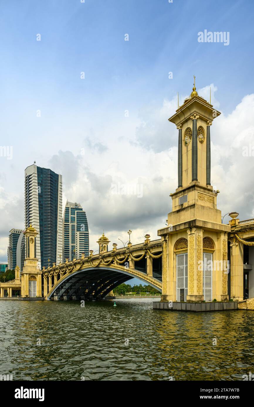 The Seri Gemilang Bridge, Putrajaya, Malaysia Stock Photo - Alamy