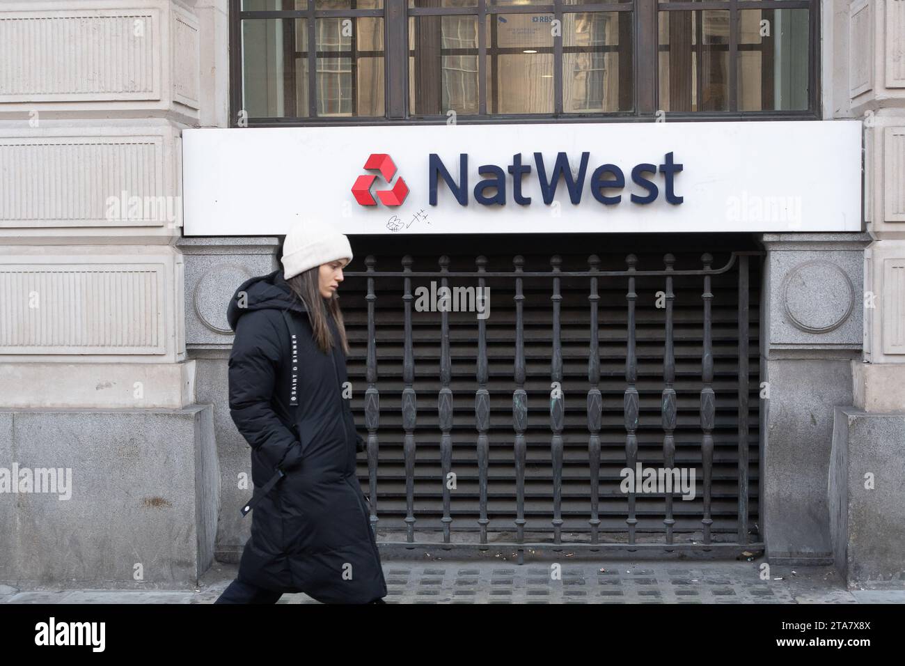 Bank of england threadneedle logo hi-res stock photography and images ...