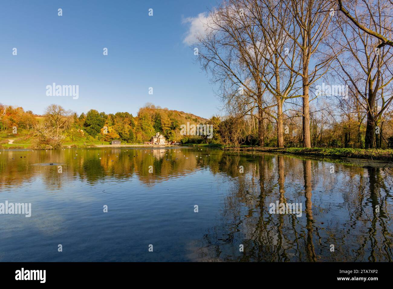 Boating lake tea room hi-res stock photography and images - Alamy