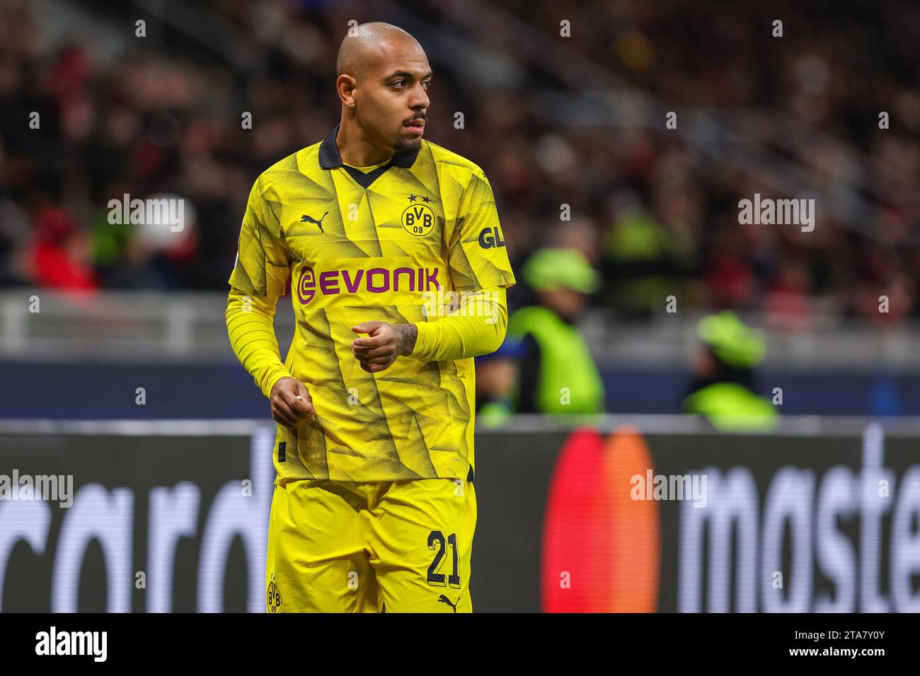 Milan, Italy. 28th Nov, 2023. Donyell Malen of Borussia Dortmund looks ...