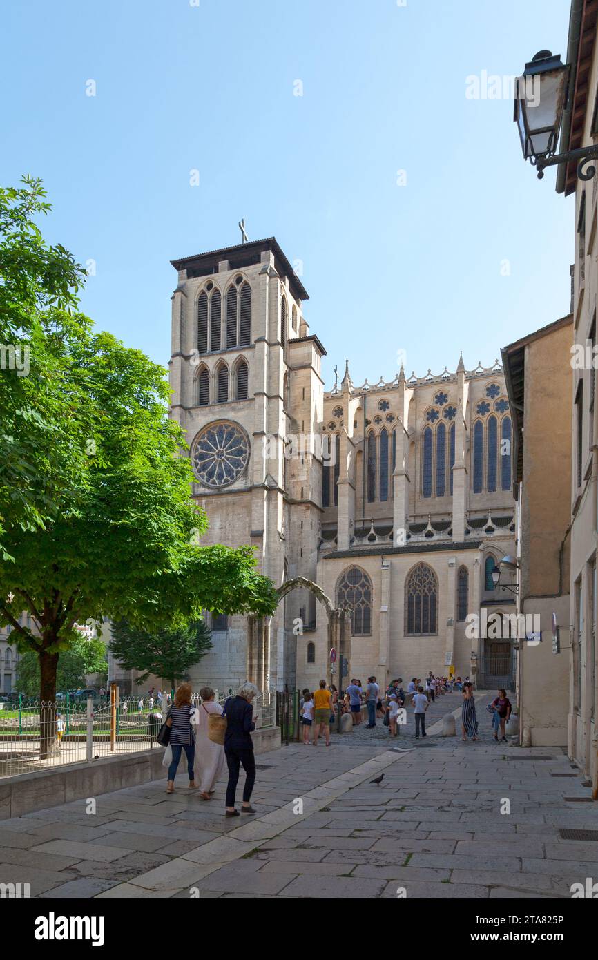Cathedrale saint jean baptiste de lyon hi-res stock photography and ...