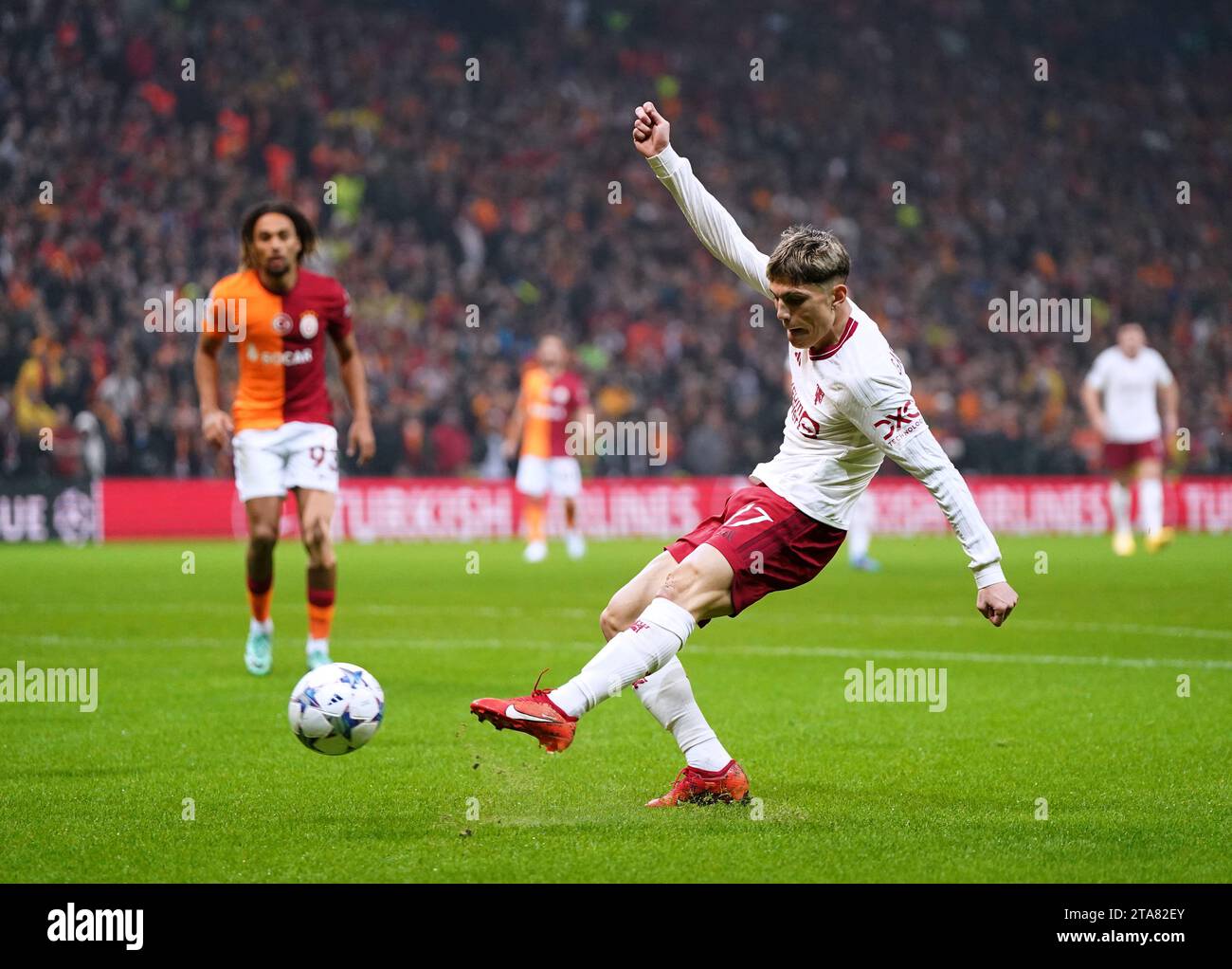 Manchester United's Alejandro Garnacho scores their side's first goal ...