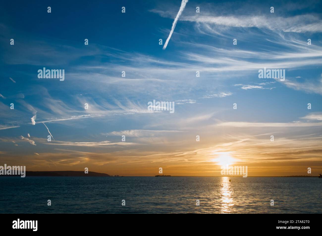 The needles isle of wight sunset hi-res stock photography and images ...