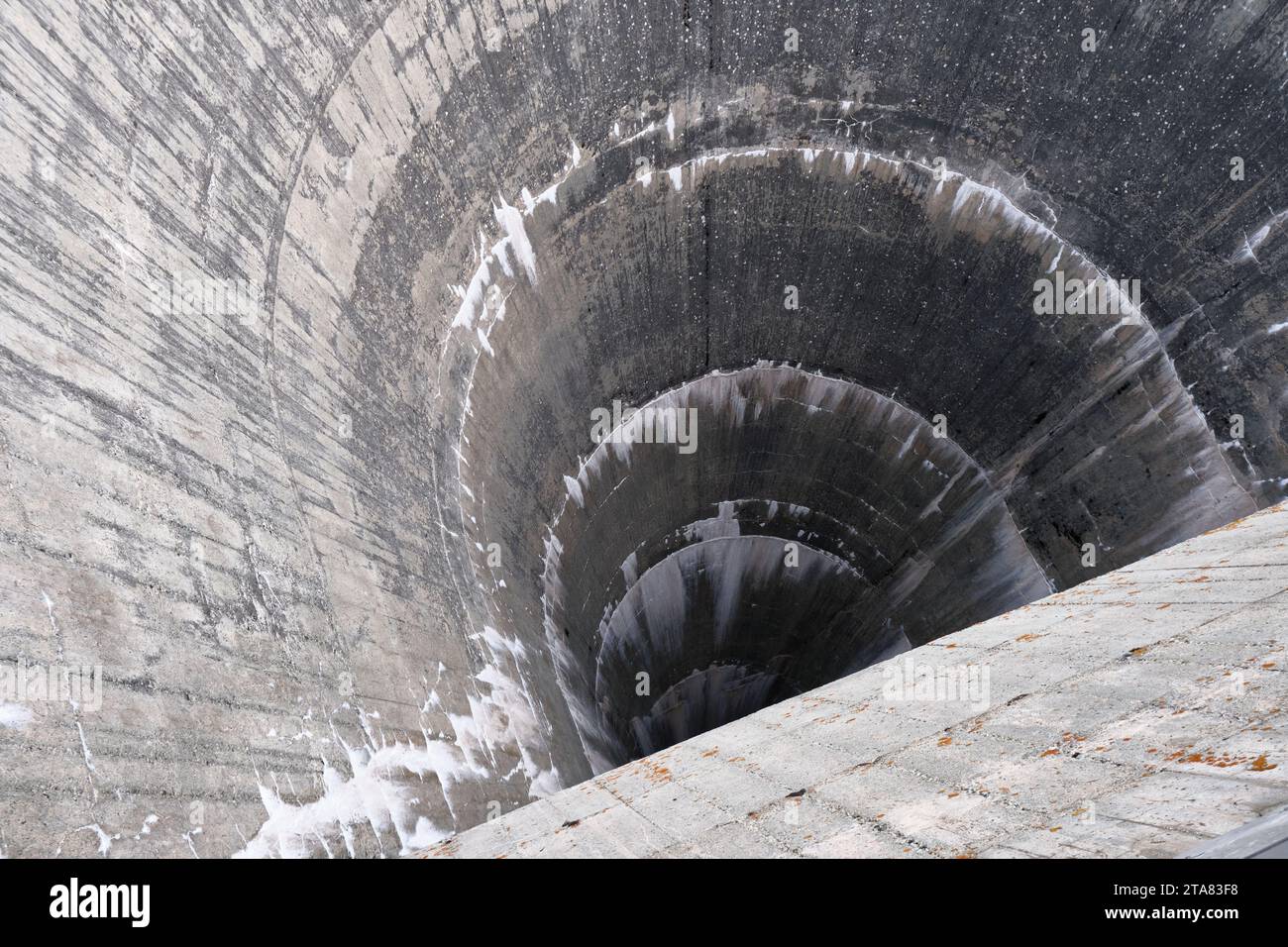 Hydroelectric power station switzerland hi-res stock photography and ...