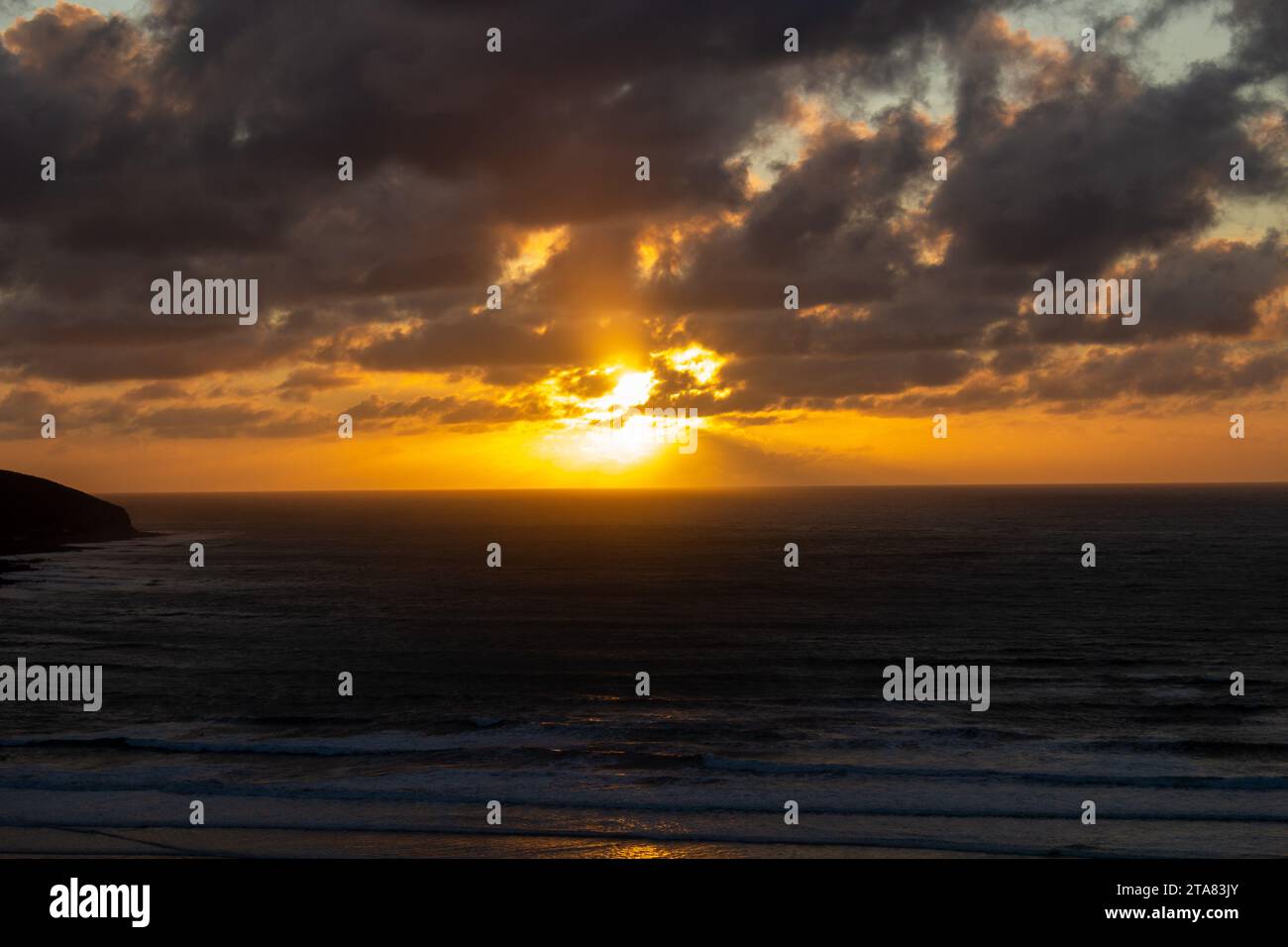 Beautiful golden beach time sunset hi-res stock photography and images ...