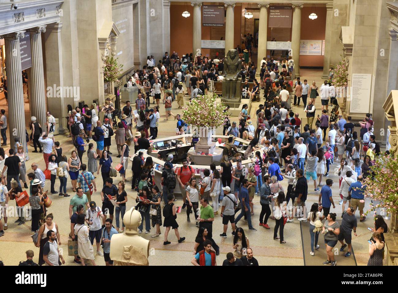 New York, USA - May 26, 2018: Crowd of people in Metropolitan Museum of ...