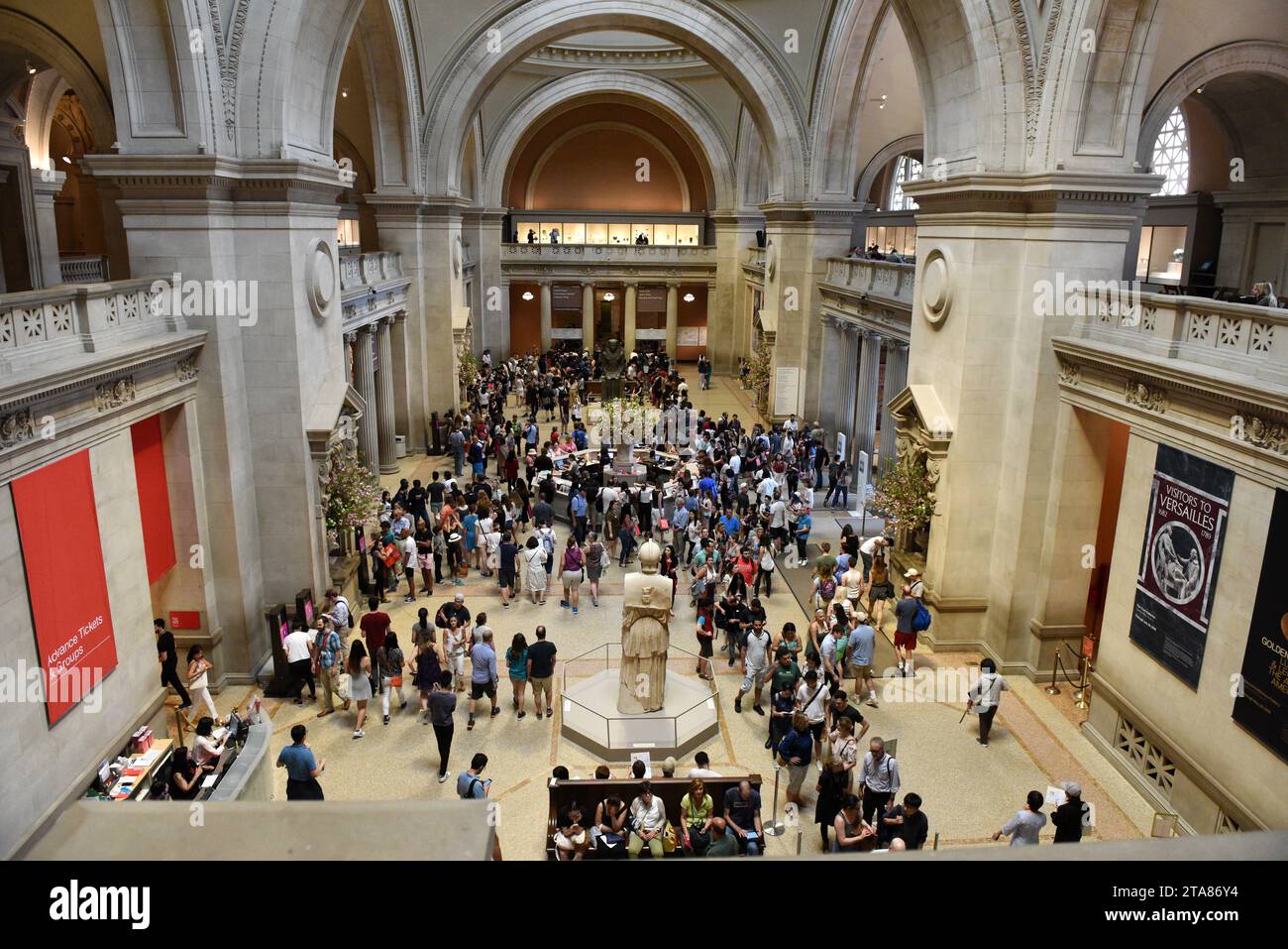 New York, USA - May 26, 2018: Crowd of people in Metropolitan Museum of ...