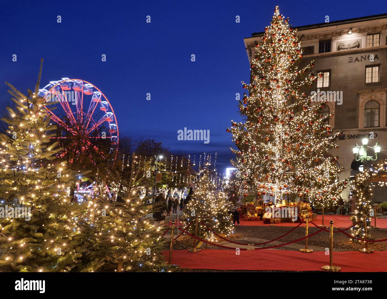Bergamo, . 29th Nov, 2023. The center of Bergamo lights up with ...