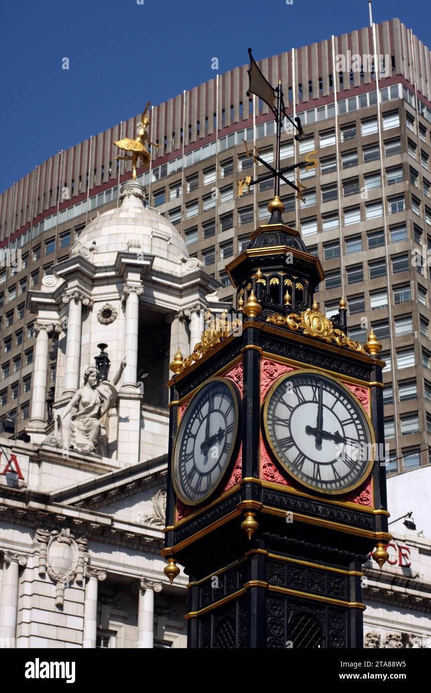 Clock and Victoria Palace Theatre, Victoria, London, England Stock Photo - Alamy