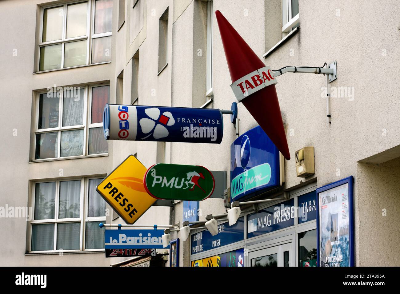 Information sign wall hi-res stock photography and images - Alamy