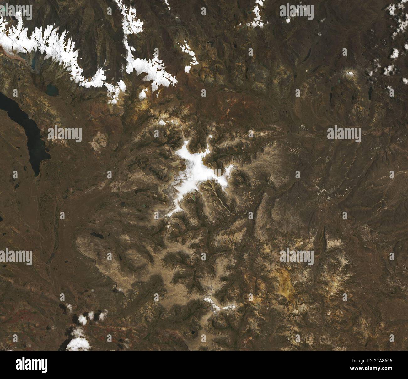 Peru ice cap hi-res stock photography and images - Alamy