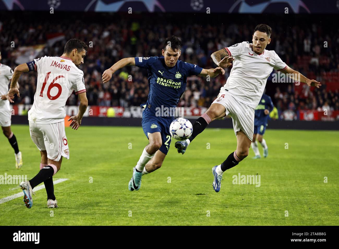 SEVILLA - (l-r) Jesus Navas of Sevilla FC, Hirving Lozano of PSV ...