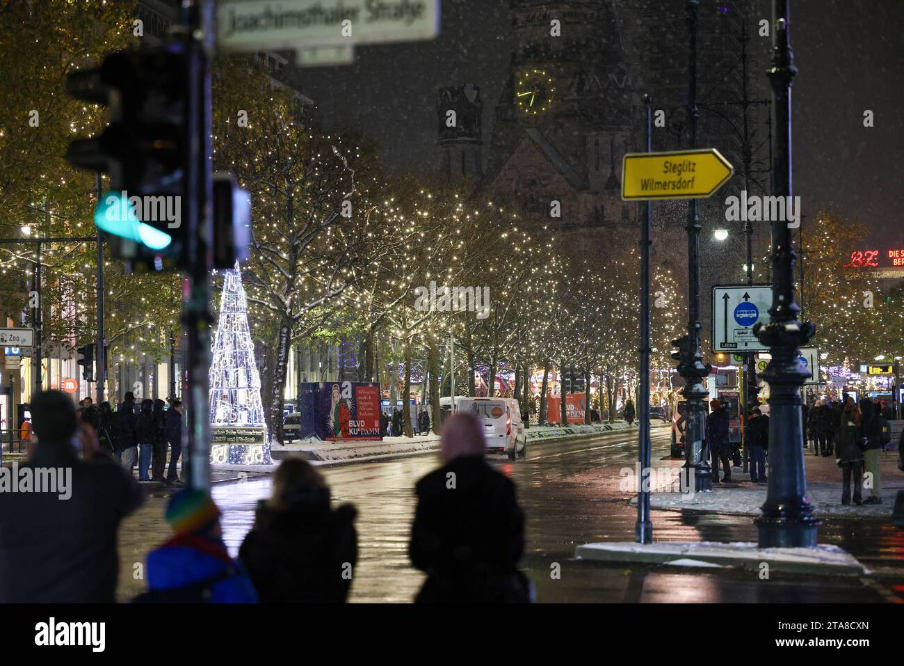 Berlin, Germany. 29th Nov, 2023. Start of the Christmas illuminations ...