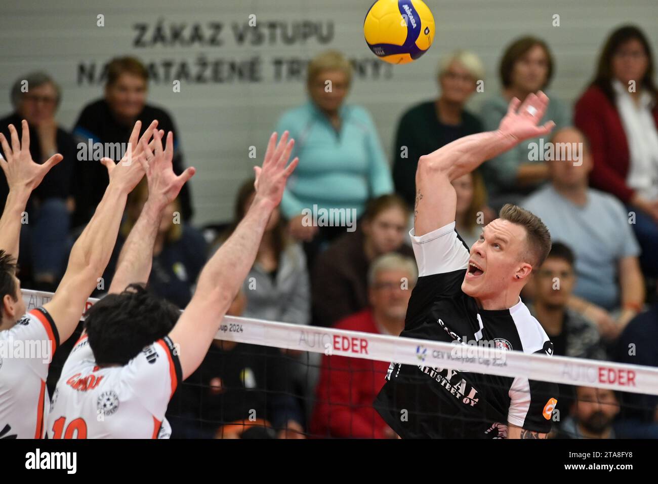 Karlovy Vary, Czech Republic. 29th Nov, 2023. L-R Marino Marelic ...