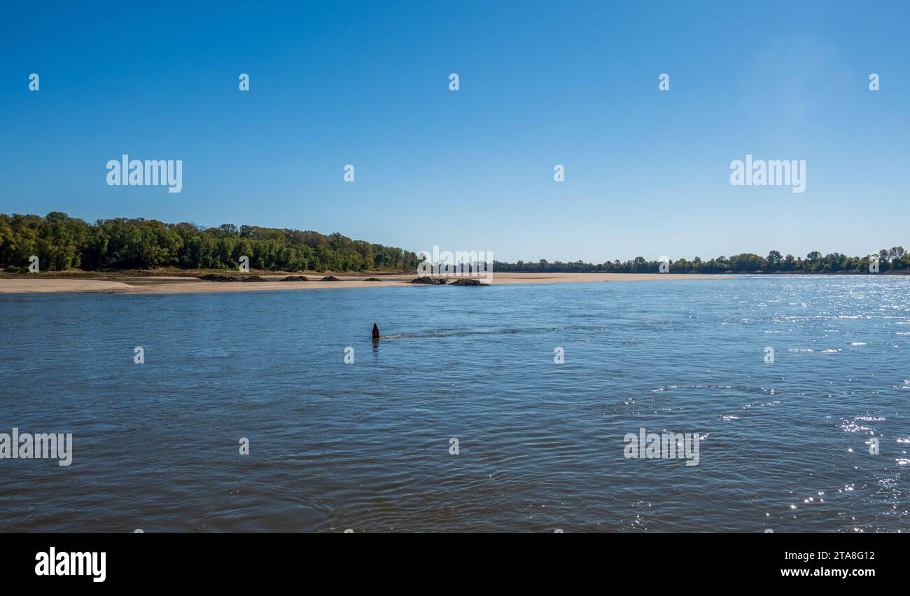 Low water levels in the lower Mississippi river expose sand bars and ...