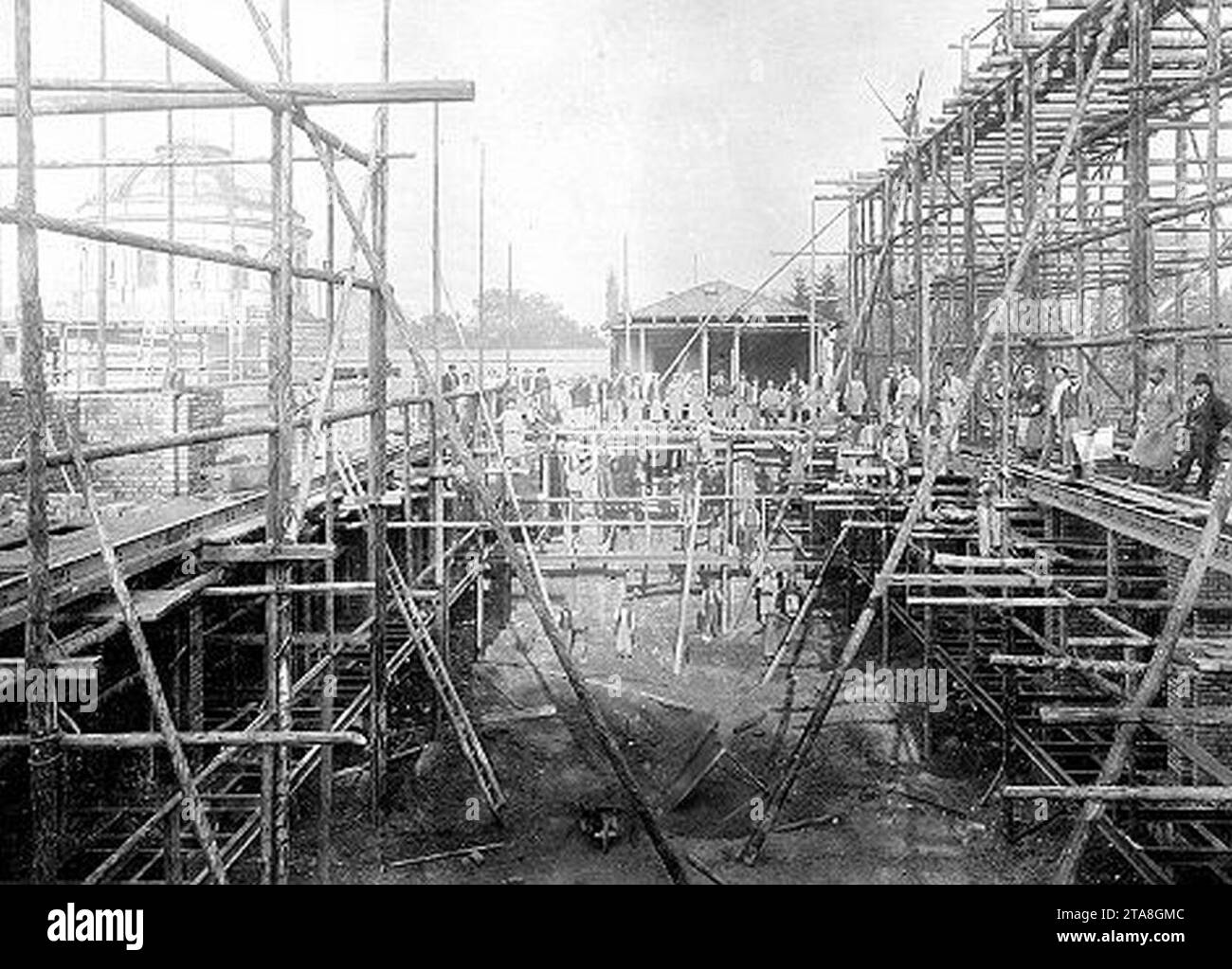 Schwimmhallenbau hi-res stock photography and images - Alamy