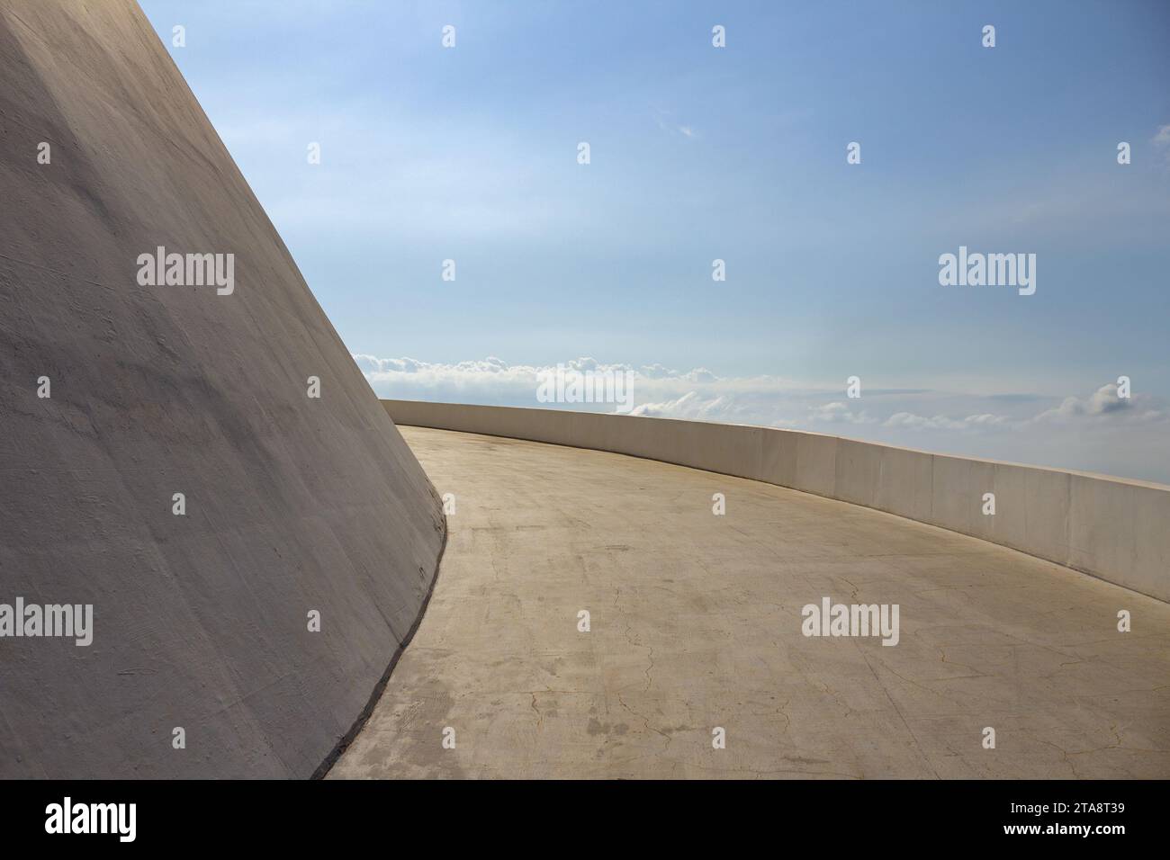 Public building ramp hi-res stock photography and images - Alamy