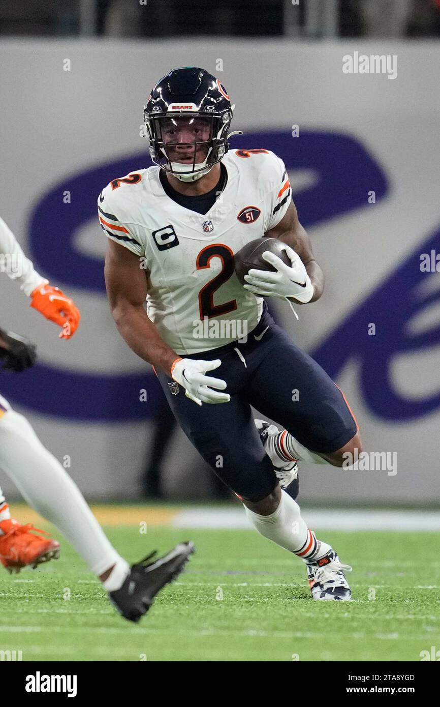 Chicago Bears wide receiver DJ Moore (2) runs with the football during the first half of an NFL ...