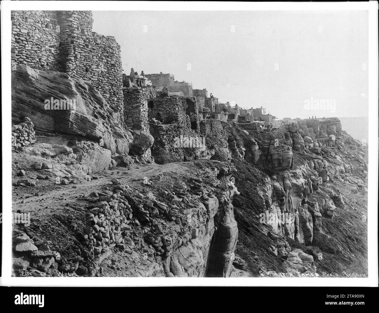 View of the outer wall of the Hopi Indian pueblo of Walpi (Walpai ...