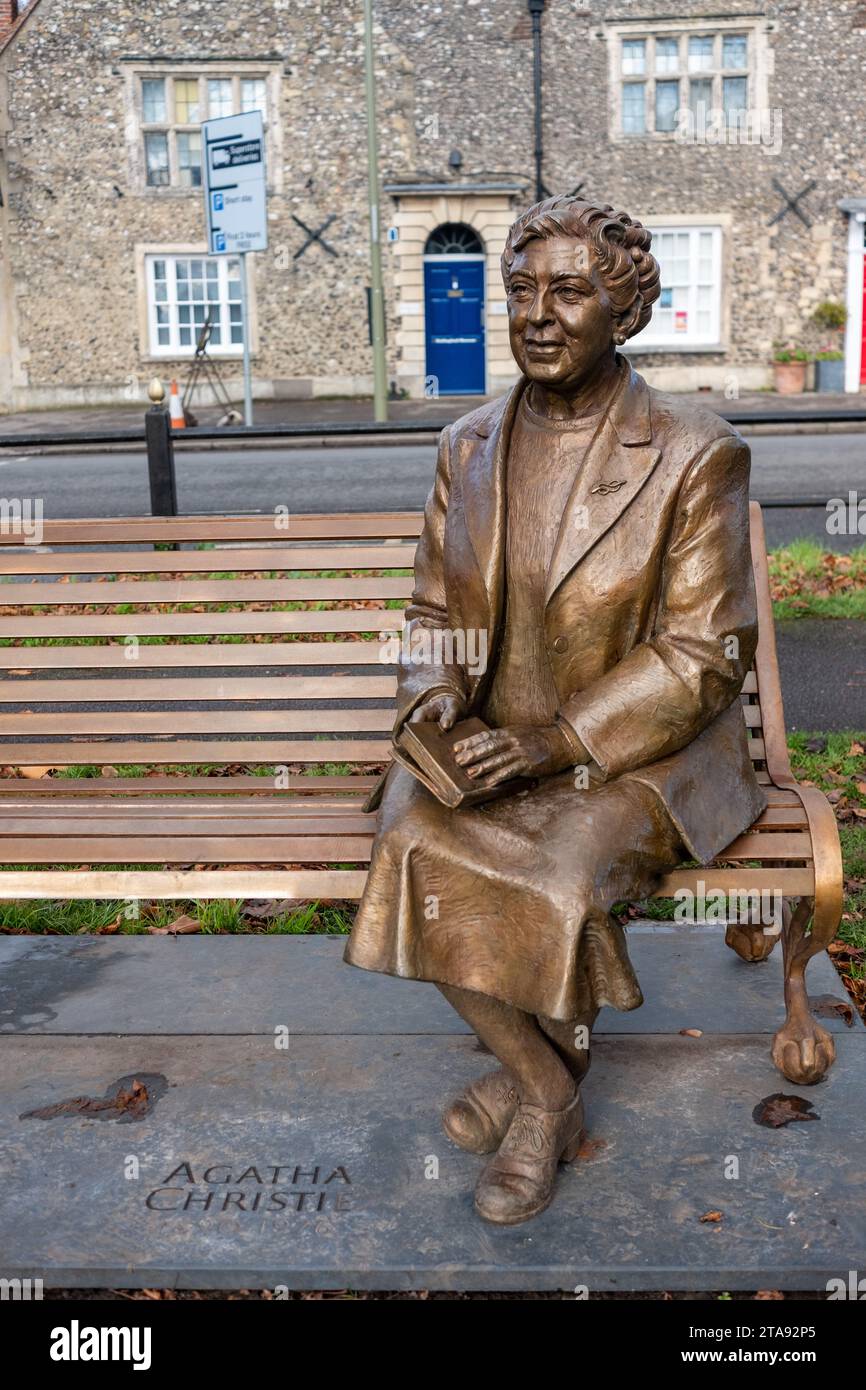 Agatha Christie Statue bench, Kinecroft, Wallingford, November 2023 ...