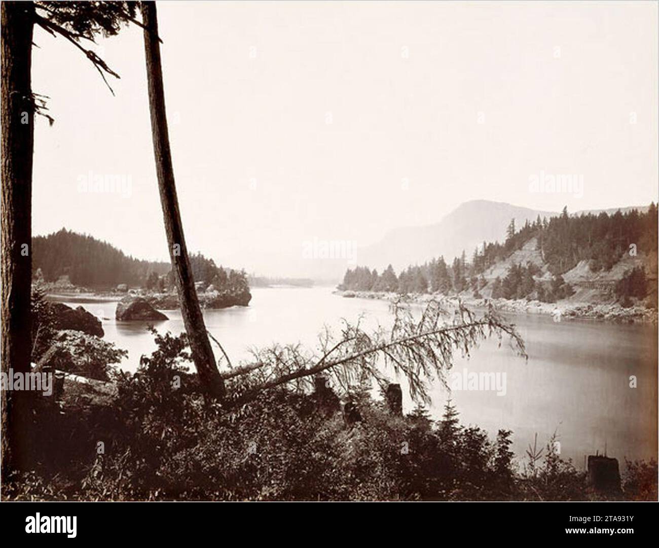 View on the Columbia, Cascades Stock Photo - Alamy