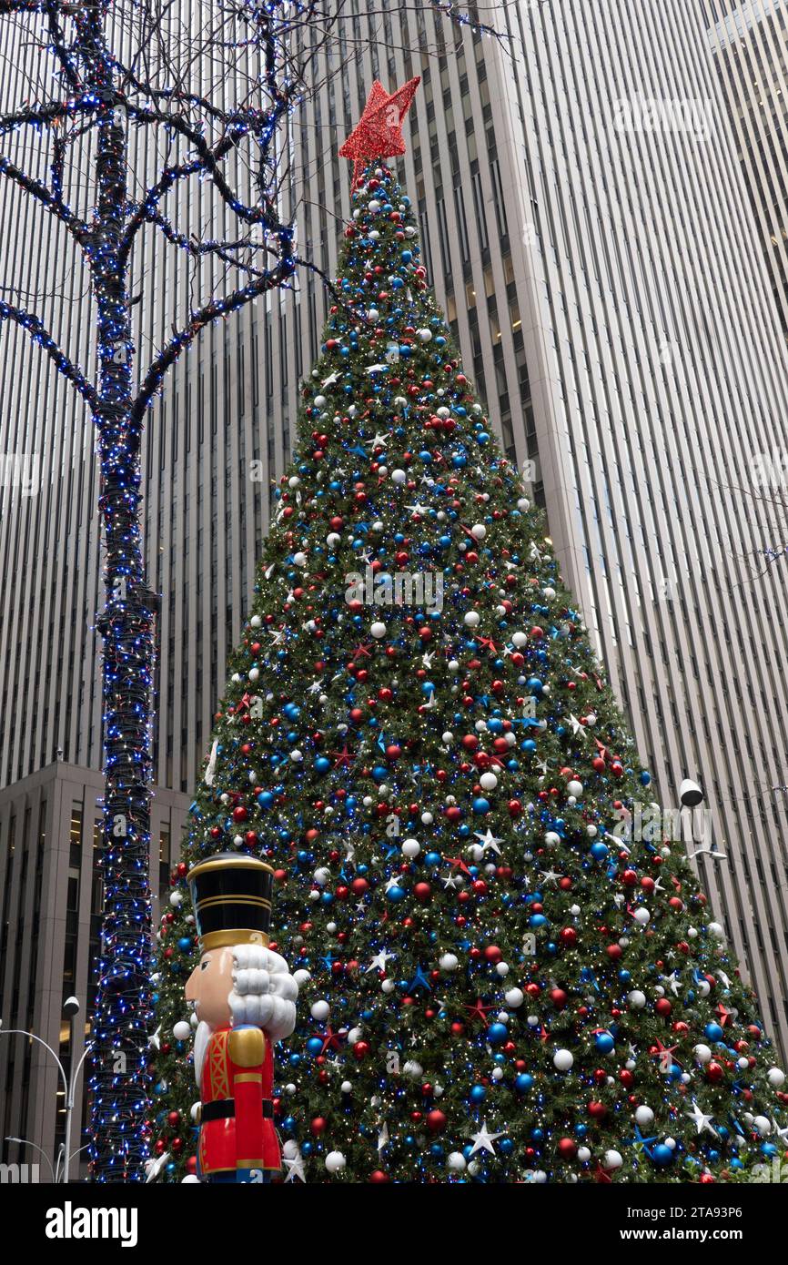Holiday Christmas tree and Decorations on Sixth Avenue at Fox Square ...