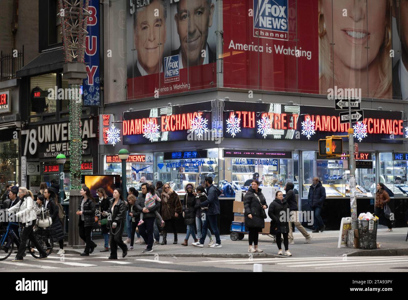 The intersection of diamond Way and Sixth Avenue is decorated for the ...