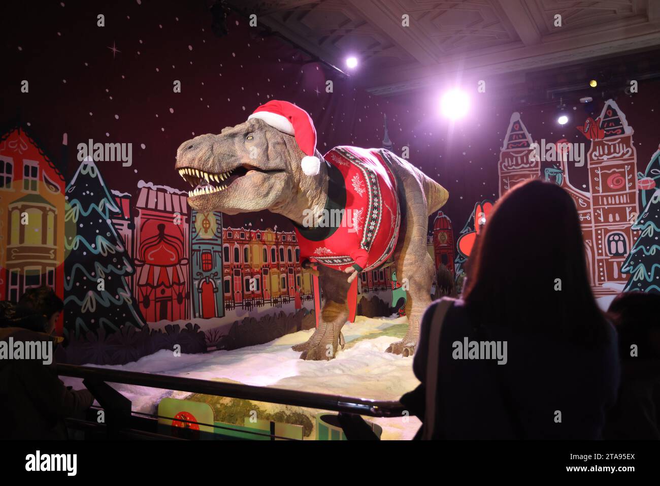 Natural History Museum's animatronic T-Rex in Christmas jumper, now an ...