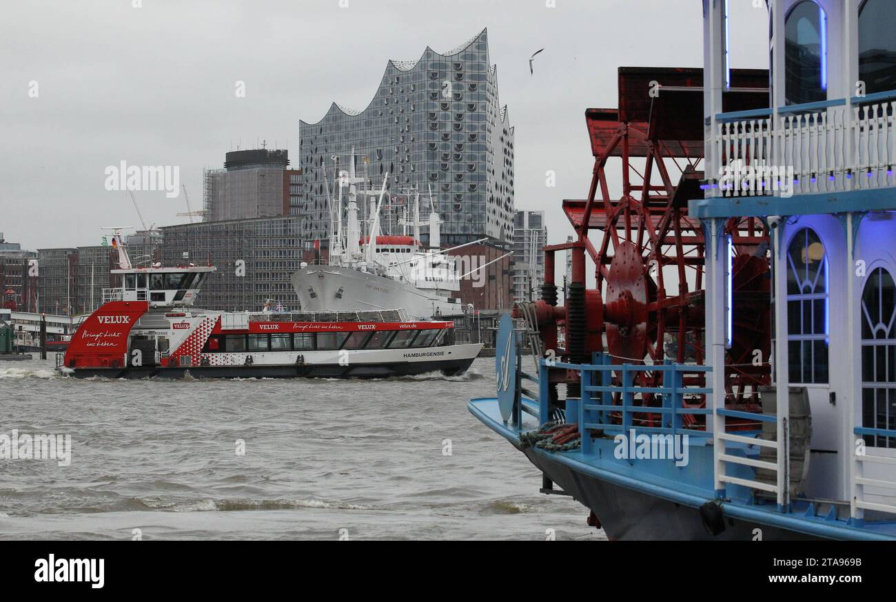 Das Opernhaus Elbphilharmonie in der HafenCity. HafenCity Hamburg ...