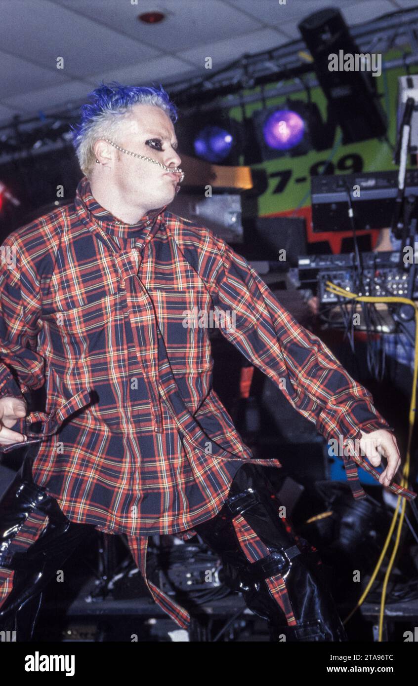 KEITH FLINT, PRODIGY, LIVE, 1995: Keith Flint (1969-2019) of the ...