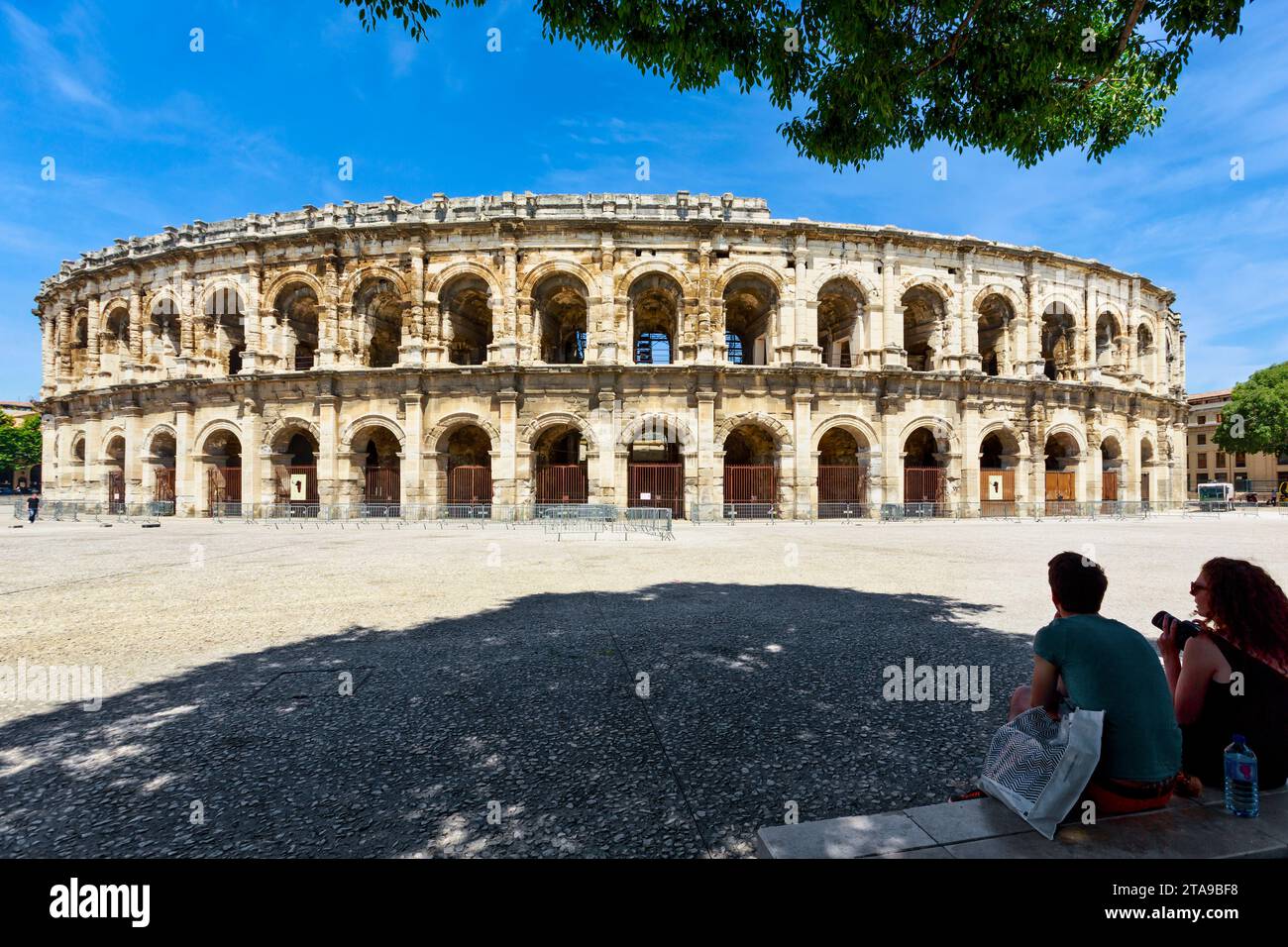 Roman architecture france exterior hi-res stock photography and images - Alamy