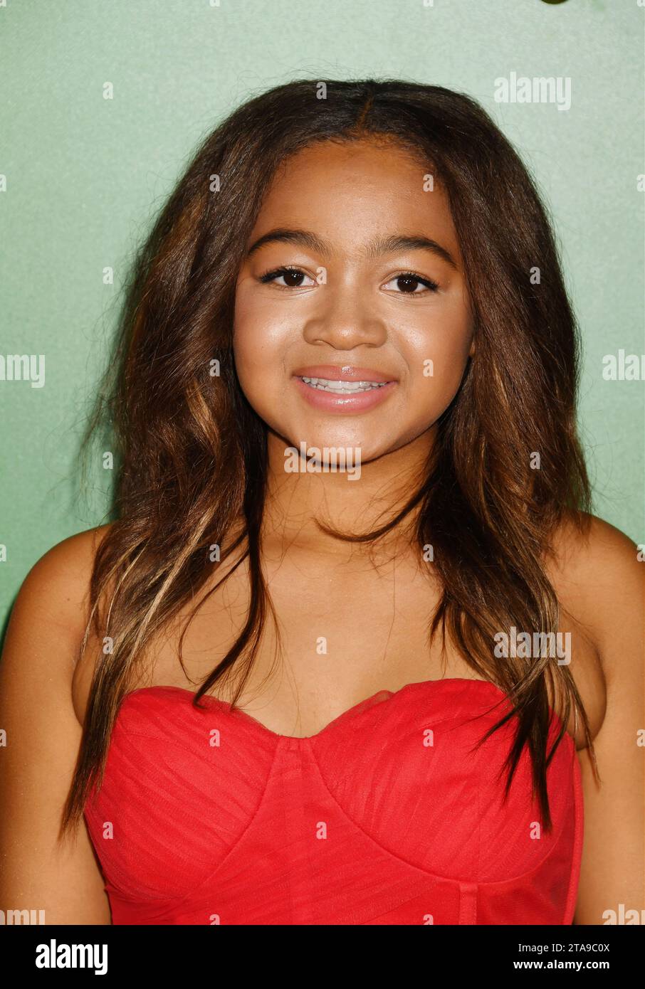 LOS ANGELES, CALIFORNIA - NOVEMBER 28: Madison Thomas attends the world ...