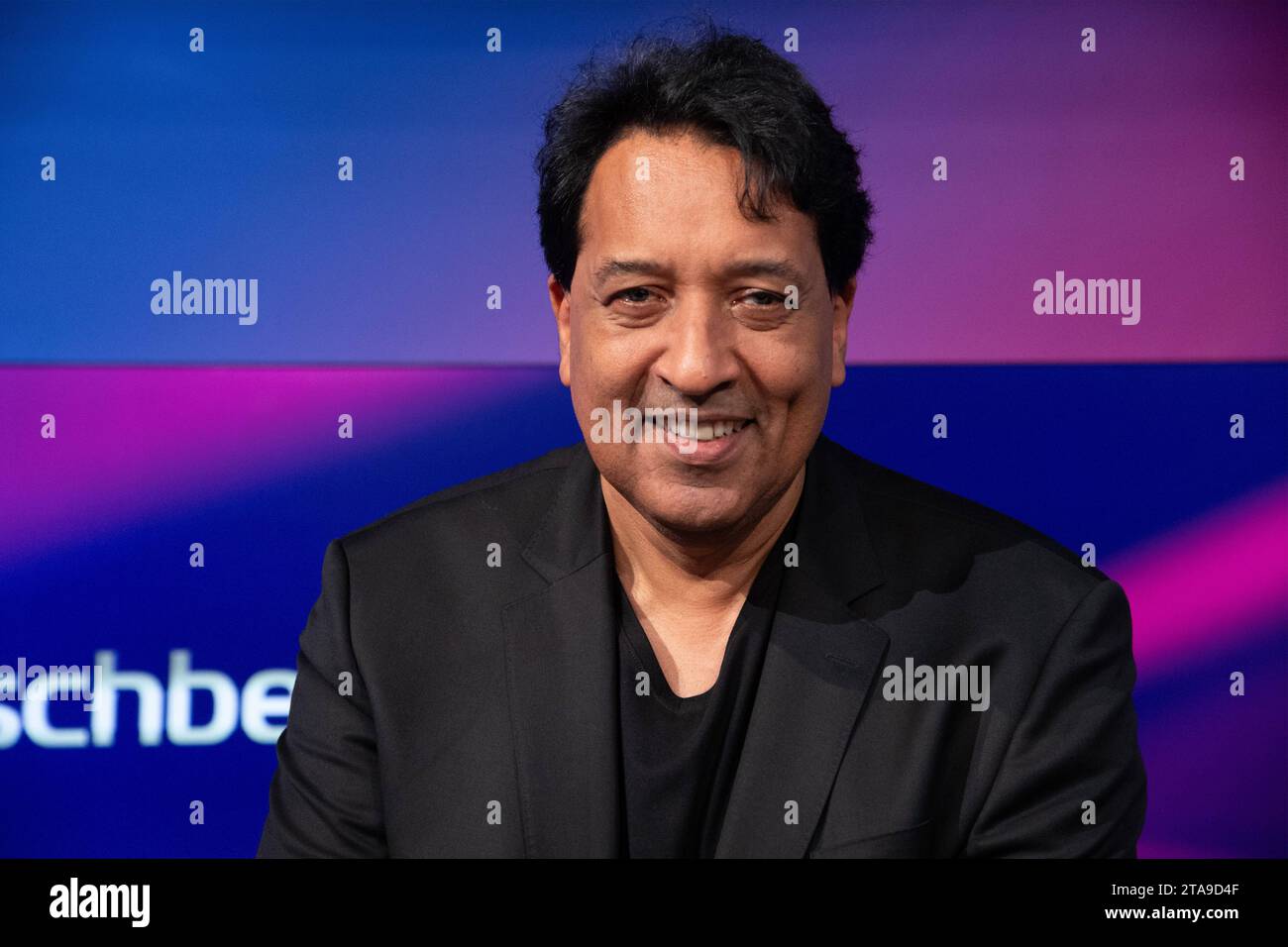 Cherno JOBATEY, Moderator, Portraet, Porträt, Portrait, Angeschnittenes Einzelbild, Einzelmotiv ...