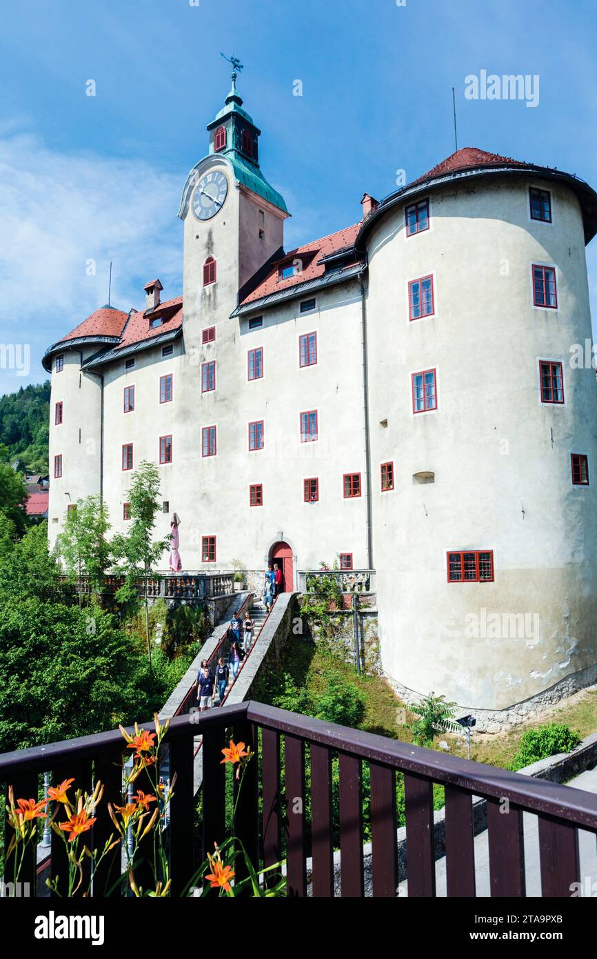 Exterior castle hi-res stock photography and images - Alamy