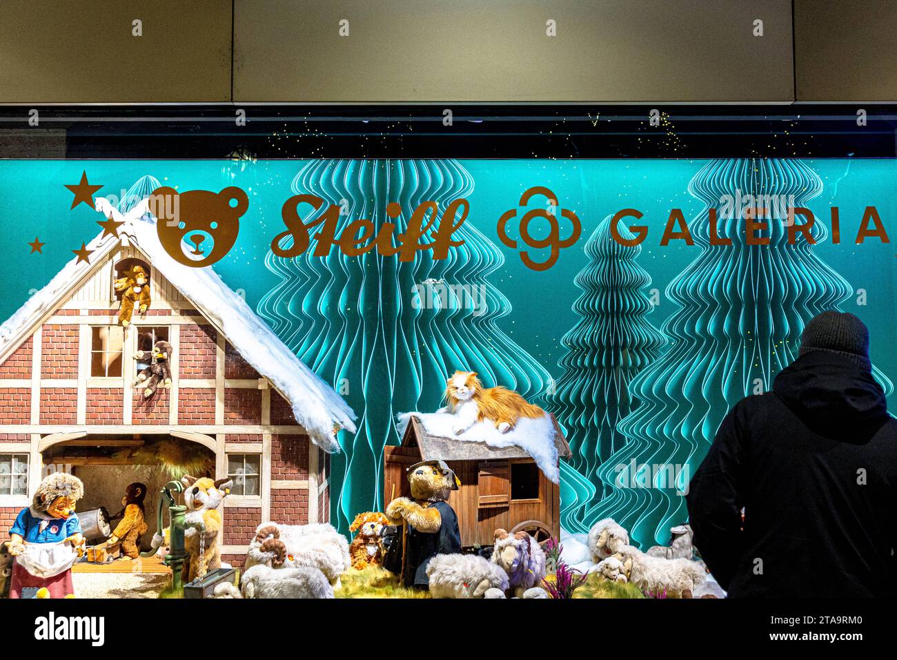 Das traditionelle weihnachtliche Schaufenster mit mechanisch animierten ...