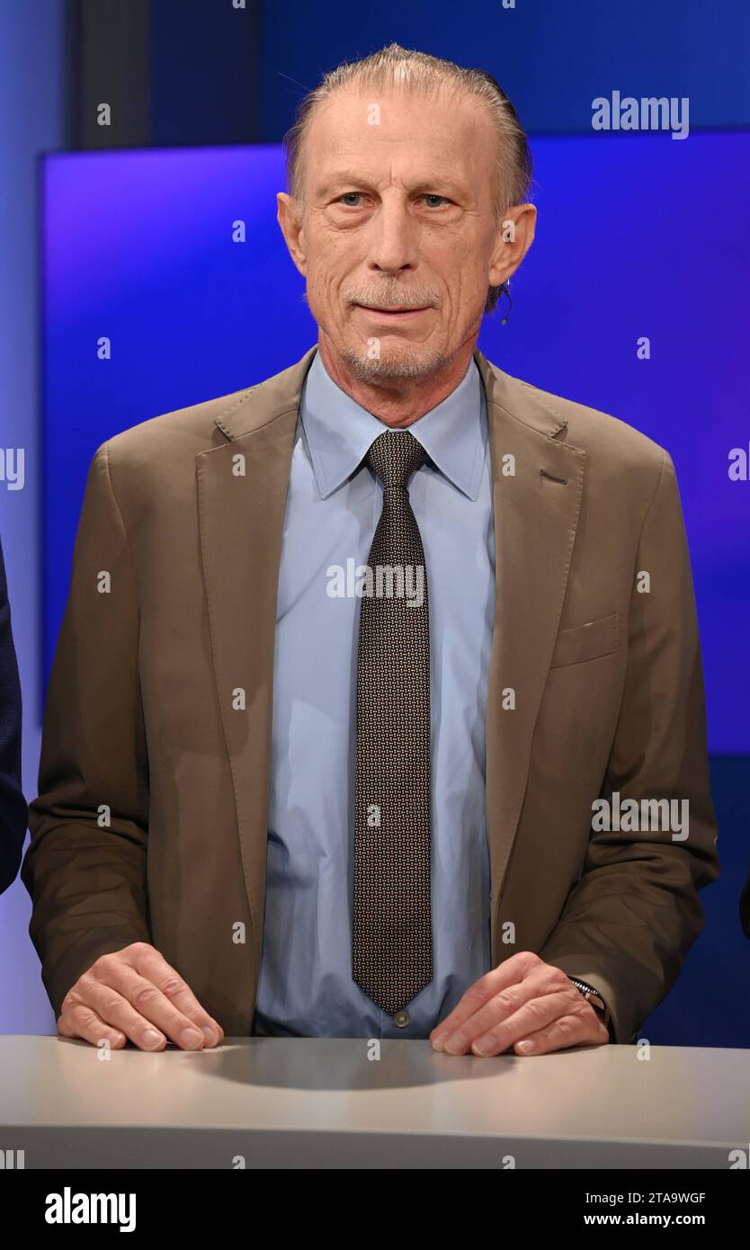 Fußballtrainer Christoph Daum zu Gast in der ARD Talkshow Maischberger ...