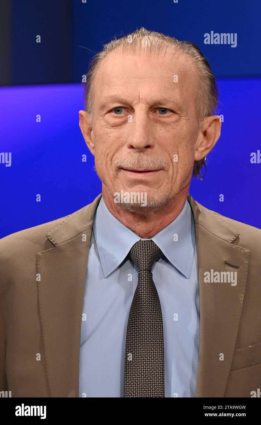 Fußballtrainer Christoph Daum zu Gast in der ARD Talkshow Maischberger ...