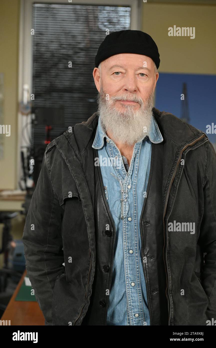 Schauspieler Bill Mockridge posiert am Set der ARD Serie Rentnercops ...