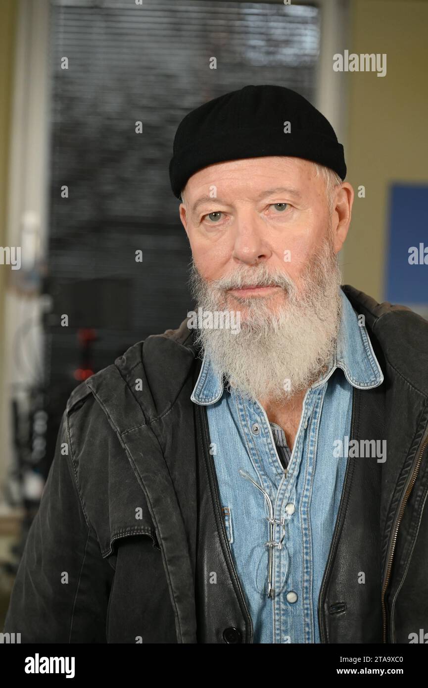 Schauspieler Bill Mockridge posiert am Set der ARD Serie Rentnercops ...