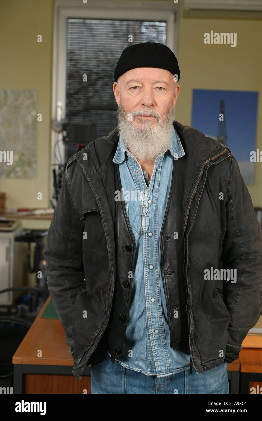 Schauspieler Bill Mockridge posiert am Set der ARD Serie Rentnercops ...