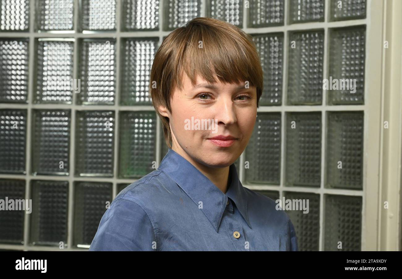 Schauspielerin Katja Danowski posiert am Set der ARD Serie Rentnercops ...