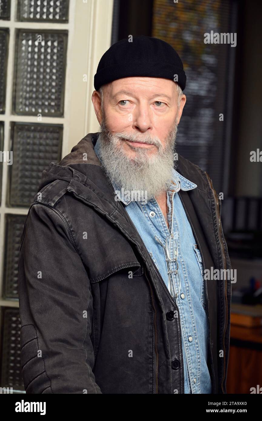 Schauspieler Bill Mockridge posiert am Set der ARD Serie Rentnercops ...