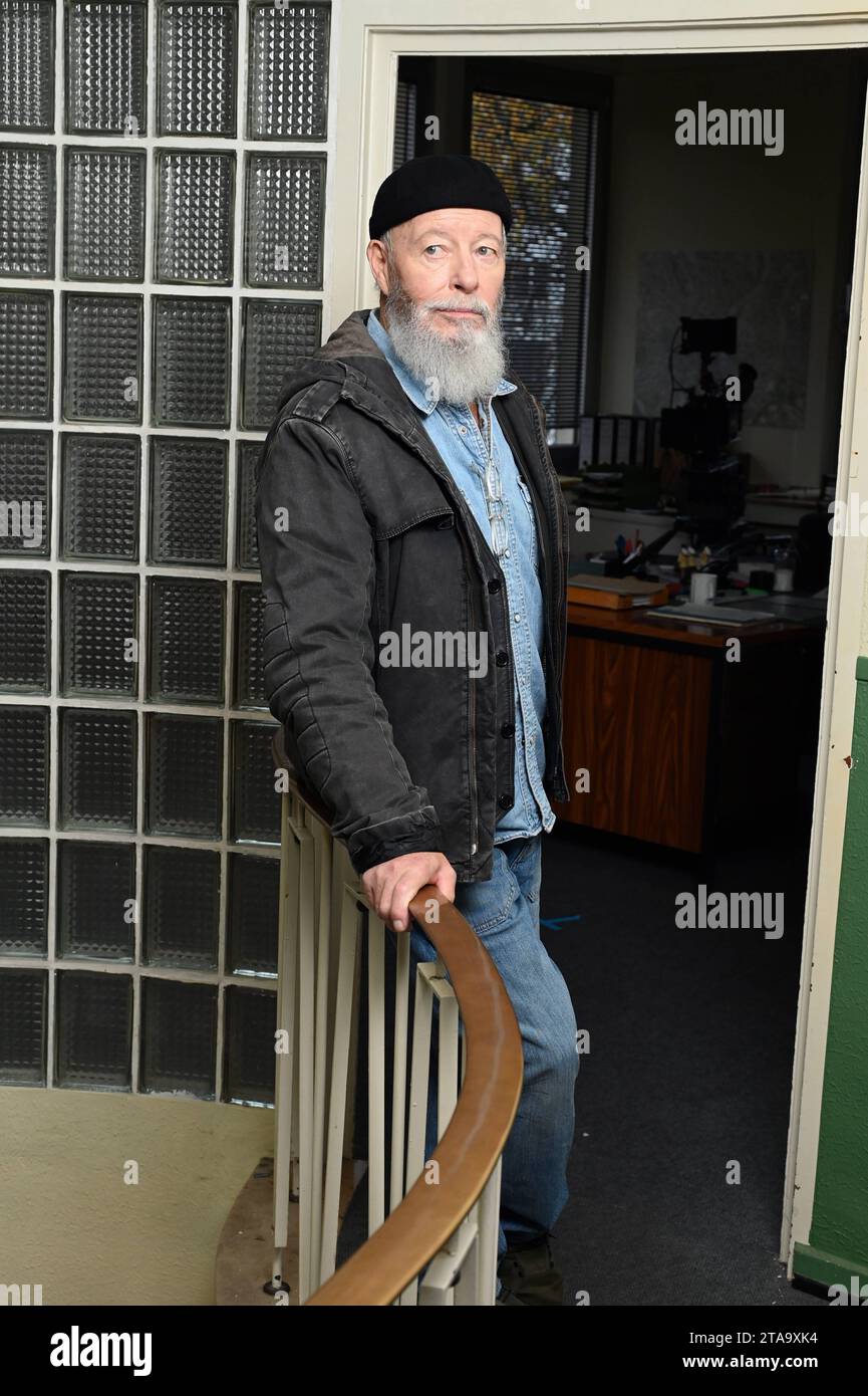 Schauspieler Bill Mockridge posiert am Set der ARD Serie Rentnercops ...